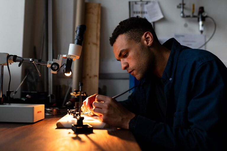 Product Design Engineer Career Path and Portfolio Tips - UXfolio Blog